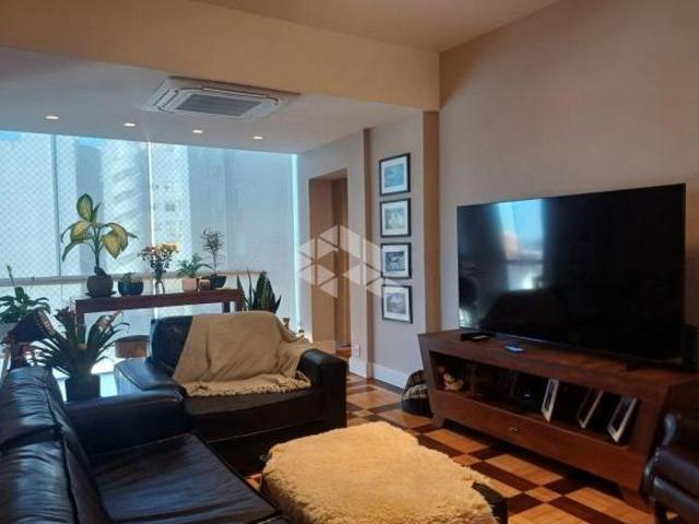 AMPLO APARTAMENTO ENTRE INDEPENDÊNCIA E MOINHOS.