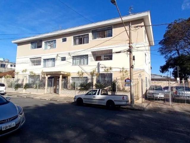 Amplo apartamento, excelente localização