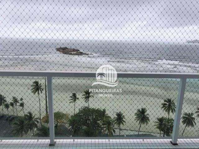 Amplo apartamento frente ao mar com 3 dormitórios sendo 1 suíte