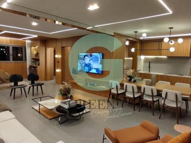 Amplo apartamento na Vila Nova Conceição com 3 suítes, 3 vagas e localização exclusiva. Lazer comple