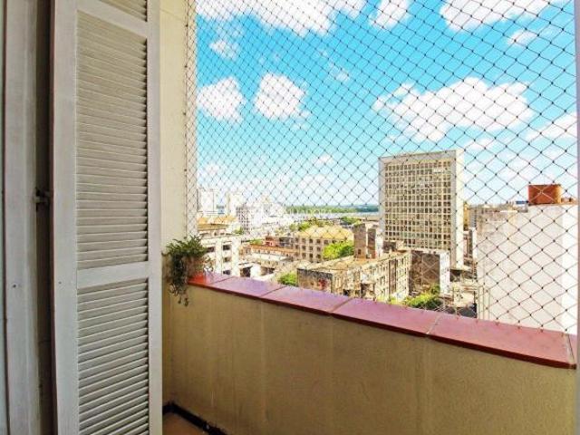 AMPLO APARTAMENTO NA BARROSL CASSAL COM 3 QUARTOS