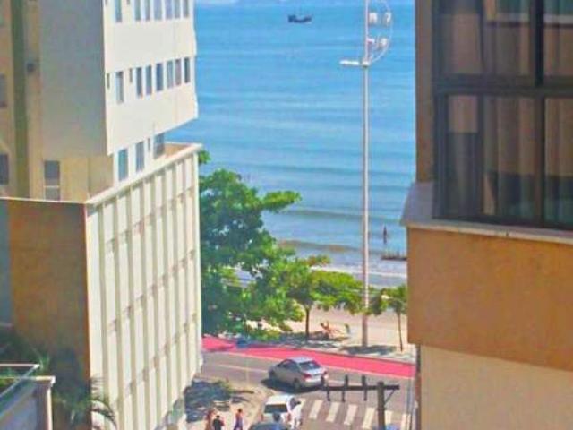 Amplo apartamento na Quadra do Mar, Barra Sul de Balneário Camboriú!