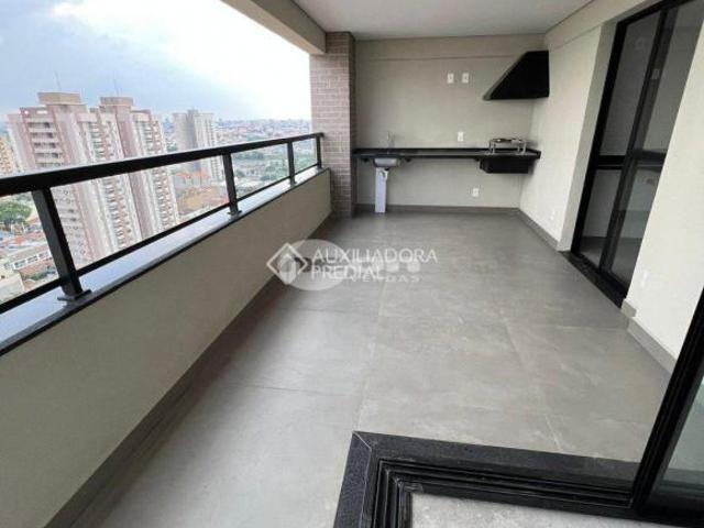 Amplo apartamento no Bairro Campestre, em Santo André, com 161,64m² de área útil