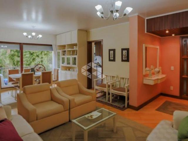 Amplo apartamento no bairro Mont Serrat