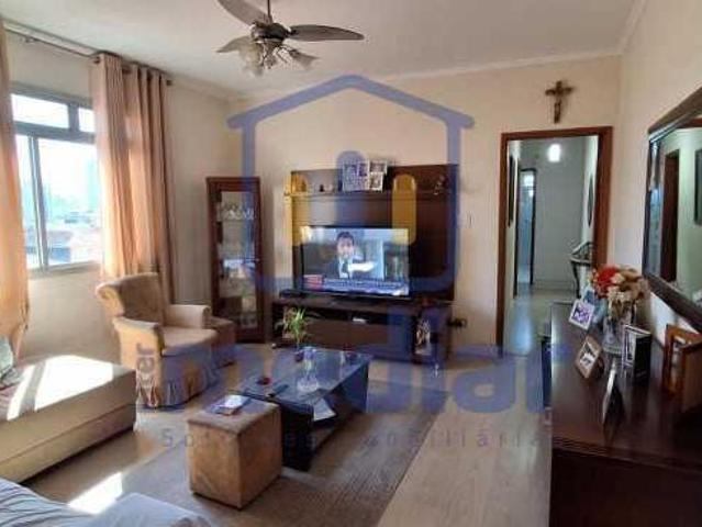 Amplo apartamento no Campo Grande