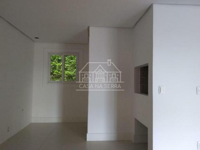 AMPLO APARTAMENTO NO CENTRO