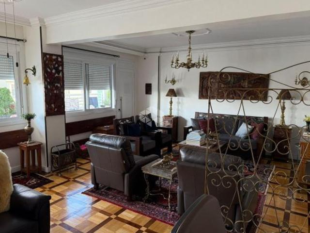 Amplo Apartamento no coração do Bairro Independência