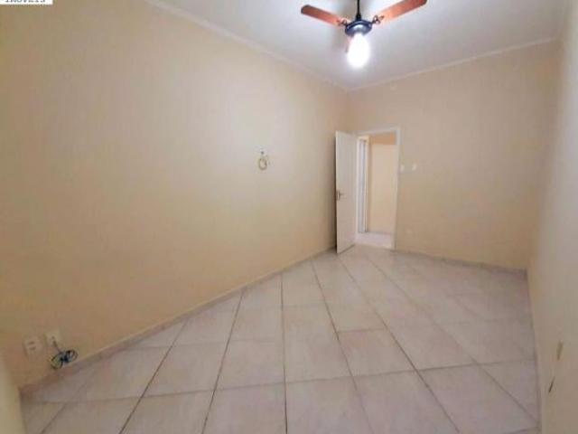 Amplo Apartamento no Gonzaga | 80m² Úteis | Cozinha e Sala Amplas | 2 Banheiros