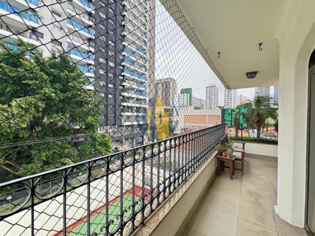 AMPLO APARTAMENTO NO MIOLO DA VILA CLEMENTINO