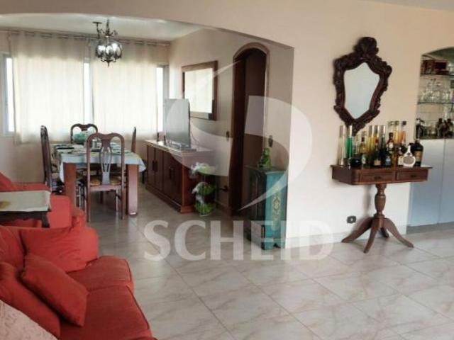 Amplo apartamento no Morumbi, 4 dormitórios, 3 vagas