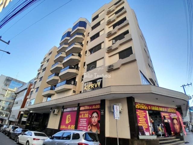 Amplo apartamento para locação no Centro