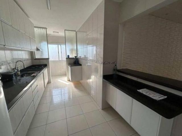 Amplo apartamento pertinho da praia