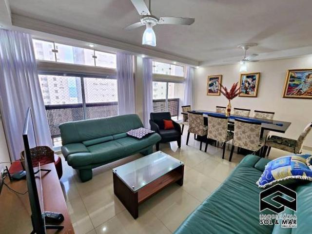 AMPLO APARTAMENTO REFORMADO, 04 SUÍTES, 01 QUADRAS DA PRAIA!