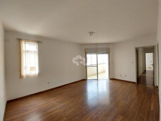 Amplo apartamento semi mobiliado 3 dormitórios, 1 suíte, com garagem no bairro Nª Sª de Fátima