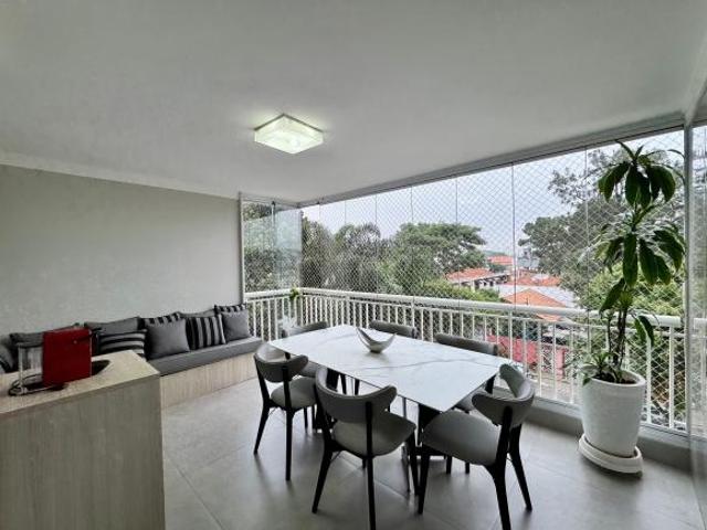 Amplo apto à venda | 113 m² | 3 dormitórios 1 suíte | 2 vagas na Mooca!