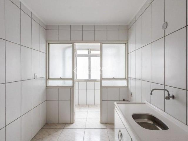 Amplo apto com 49 M². Reformado