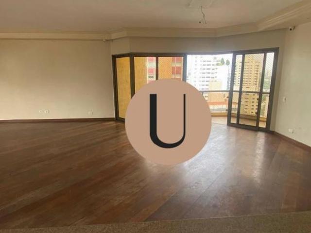 Amplo, com lareira, sacadas, 3 vagas, piscina aquecida e lazer completo em localização nobre. Segura