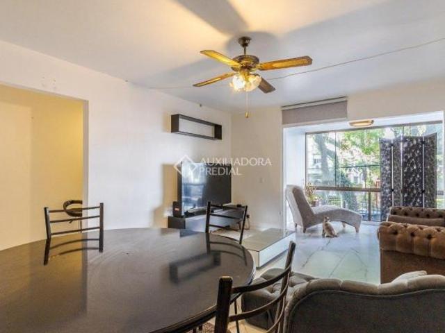 Amplo e lindo apartamento semi mobiliado com 3 dormitorios e uma vaga no Bairro Higienopolis