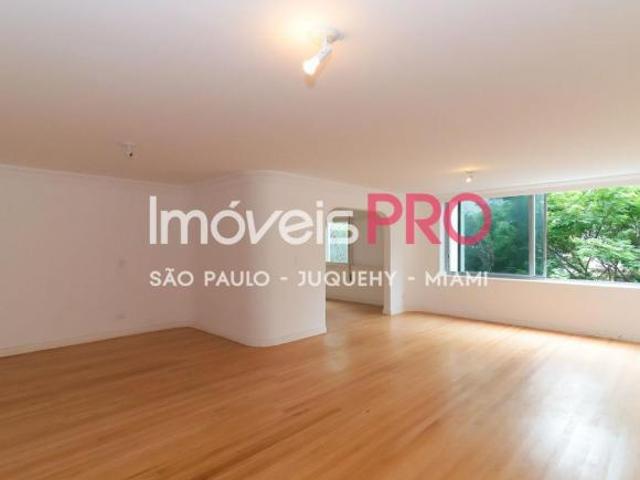 Amplo, espaçoso, iluminado