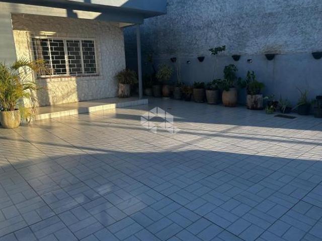 Amplo Imóvel com Duas Casas, Lareiras e Área Gourmet