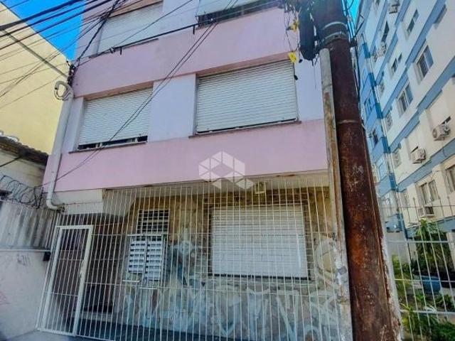 Amplo JK térreo, com 46 m², com jardim de inverno e área de serviço fechada, bairro Santa Cecília