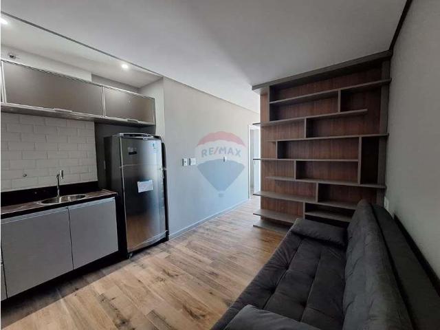 Amplo Quarto e Sala com área externa todo mobiliado