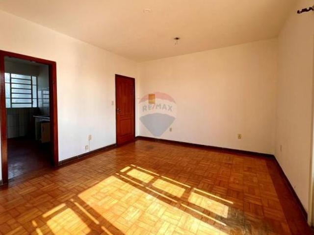 Amplo, Reformado e Bem Localizado – Pronto para Morar!