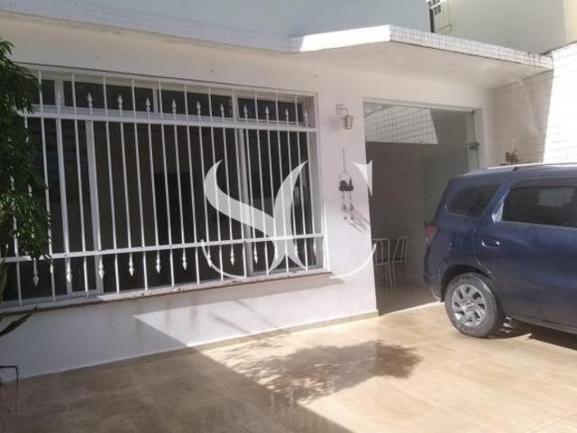 Amplo sobrado modernizado e aconchegante com 2 quartos, 1 suite, 1 edicula e 2 vagas Boqueirão/San
