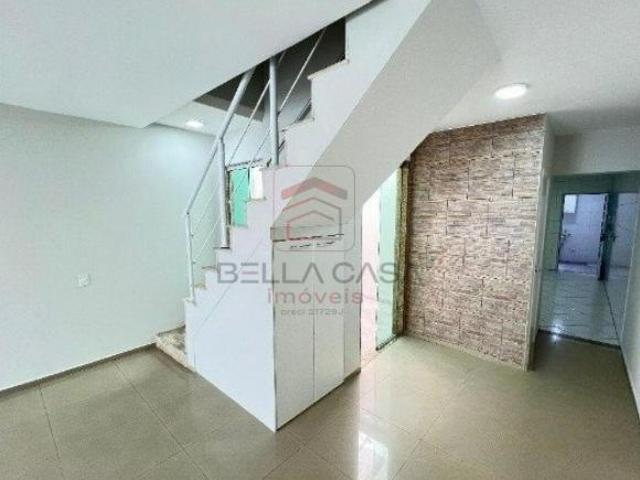 Amplo Sobrado à Venda | 3 Dormitórios 1 Suíte | 2 Vagas | Ótima Localização