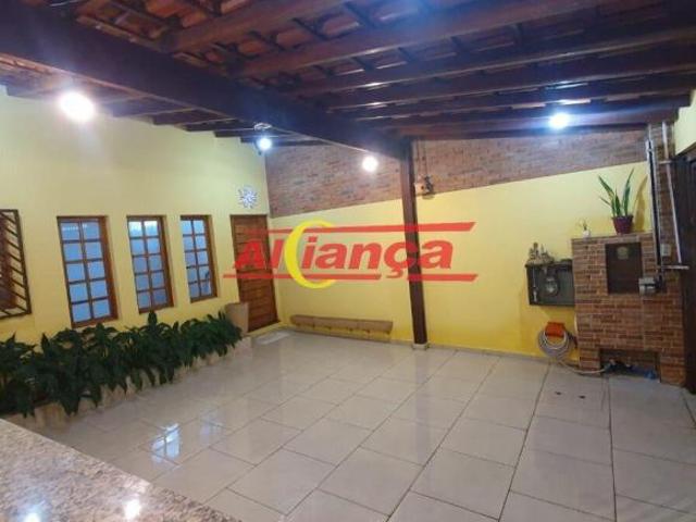 Amplo sobrado a venda com 4 quartos, sendo duas suites e 2 vagas 180m² | Vila Ré