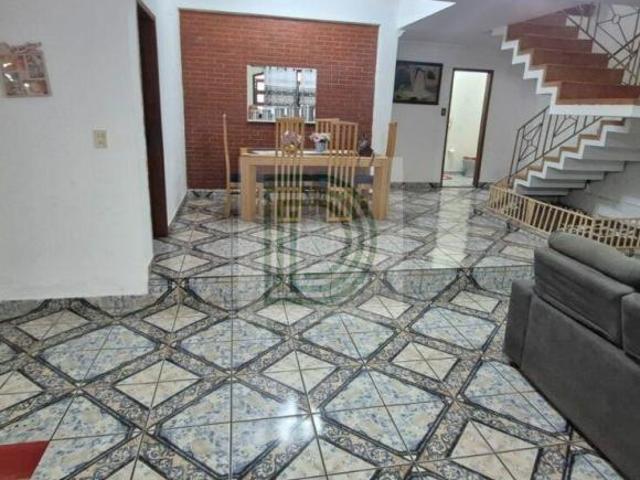 Amplo Sobrado à Venda | Km 20 da Raposo Tavares | Rua Fechada | Piscina | 6 Vagas