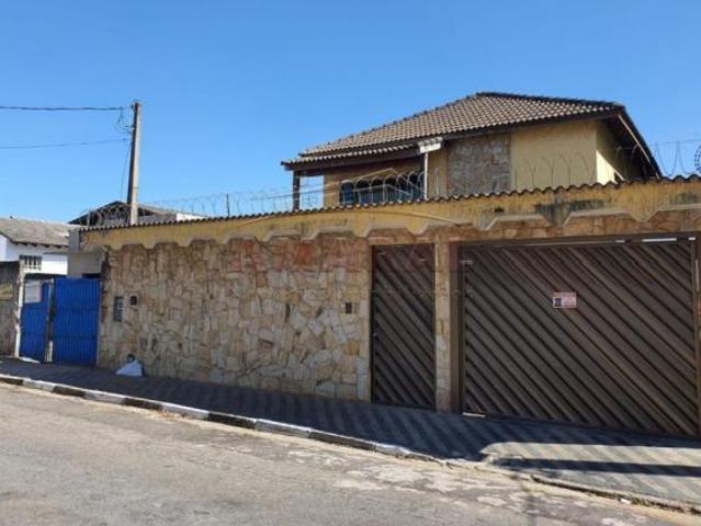 AMPLO SOBRADO COM 4 QUARTOS 2 SUÍTES, 6 VAGAS PARQUE SANTA ROSA SUZANO