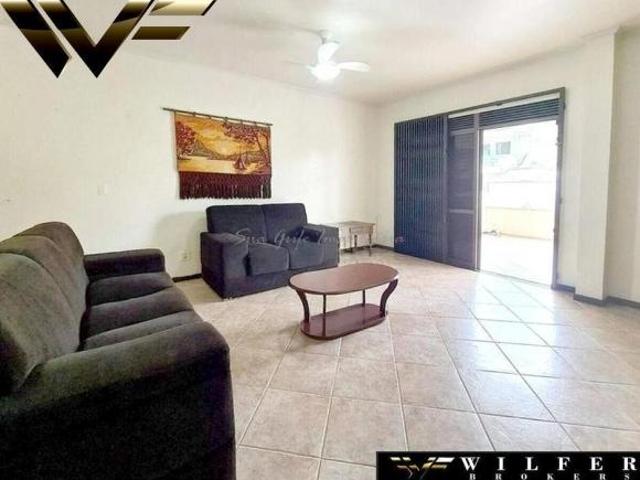 AMPLO SOBRADO COM 04 DORMITÓRIOS E PISCINA NO CENT