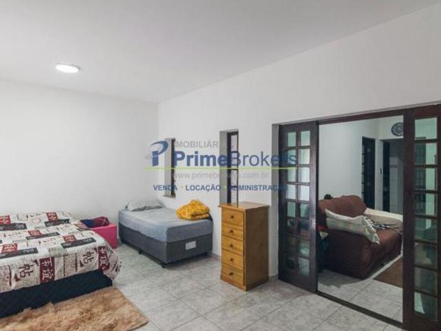 Amplo Sobrado | 253m² | 4 Dormitórios | 2 Vagas