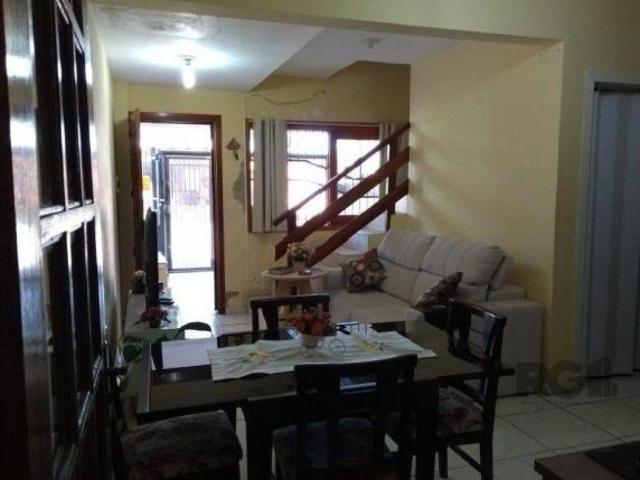 Amplo Sobrado 74 Metros Quadrados 2 dormitórios, Lavabo, vaga coberta, churrasqu