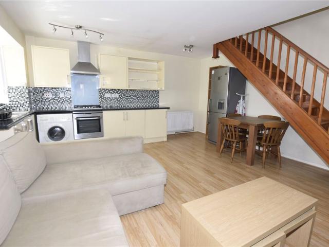 Amroth Green, Fryent Grove, London, NW9