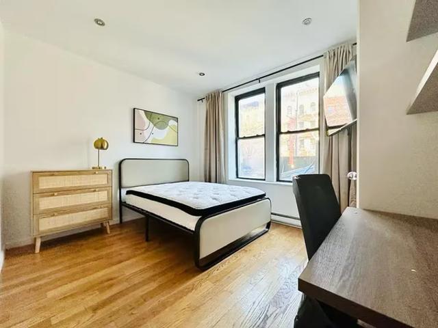 Amsterdam Avenue Room #864