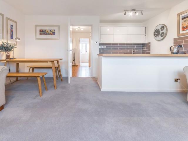 Amsterdam Road, Canary Wharf E14, 1 bed flat to rent, £1,900 pcm | PrimeLocation