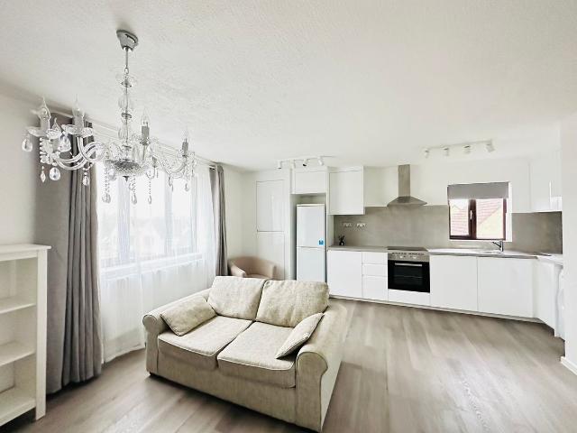Amsterdam Road, London E14, 1 bed flat to rent, £1,900 pcm | PrimeLocation