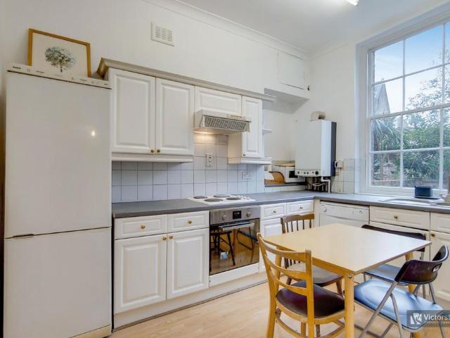 Amwell Street, Clerkenwell, London, EC1R 2 bed apartment to rent £2,800 pcm £646 pw