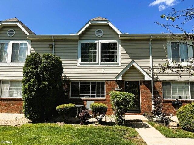 Amy Ln, Chesterfield Township, Condo For Sale