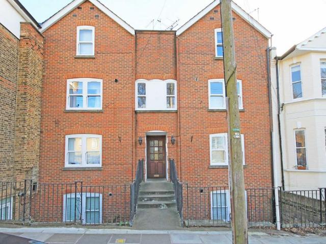 Amyand Park Road, Twickenham TW1 1 bed flat to rent £1,599 pcm £369 pw