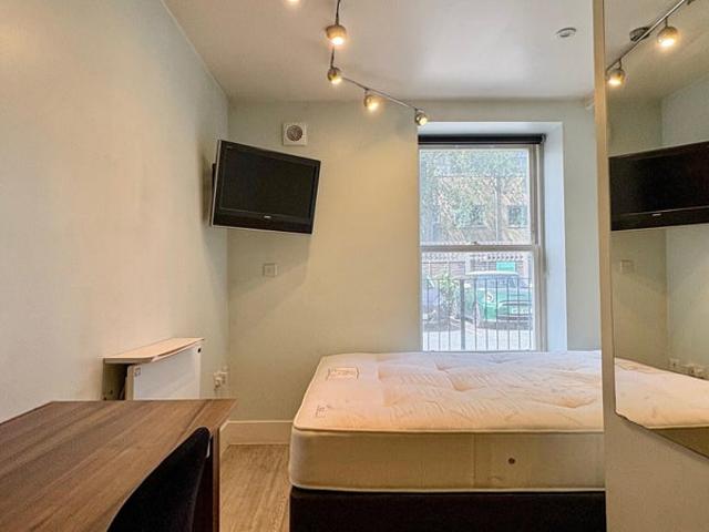 An Amazing Studio in Camden Some Bills Included