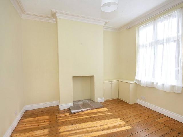An attractive two bedroom mid terraced unfurnished property just off Clifton Green close to the city centre