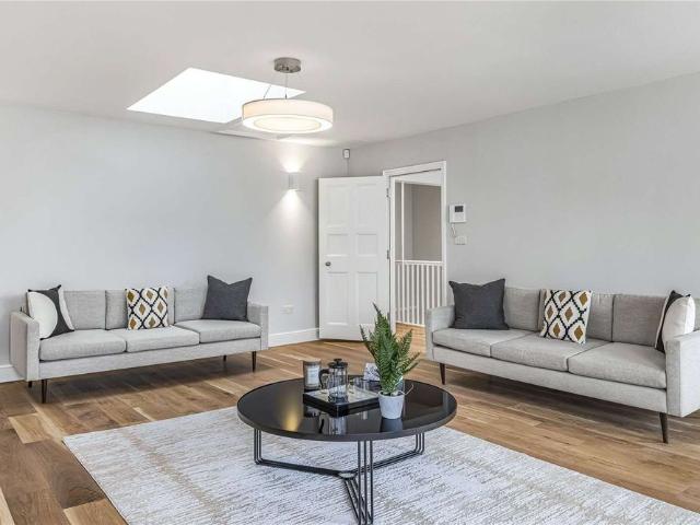 An elegant newly refurbished two bedroom apartment in the heart of Marylebone