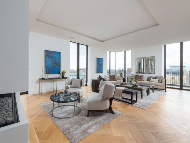An elegant apartment in a luxury development with 5 star spa and leisure facilities