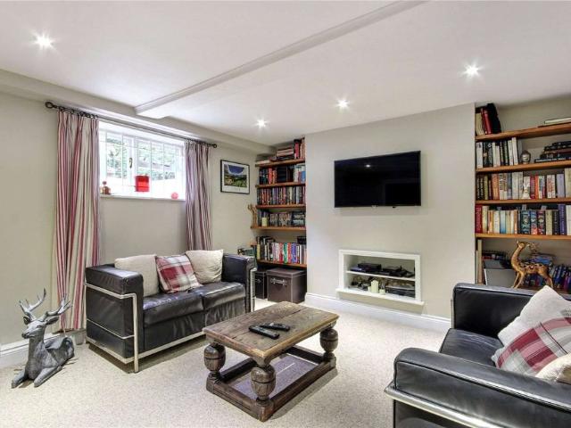 An elegant Grade II Listed Georgian villa in a prime Sevenoaks location