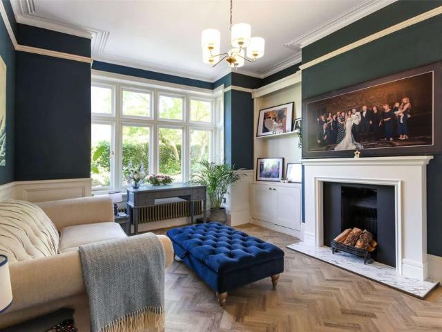 An elegant period home with bespoke interiors, in prime Sevenoaks location
