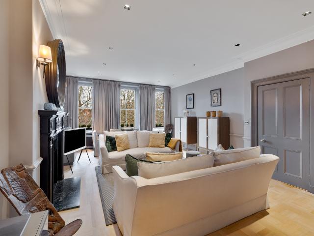 An Elegant Two Bedroom Apartment Overlooking Cadogan Square