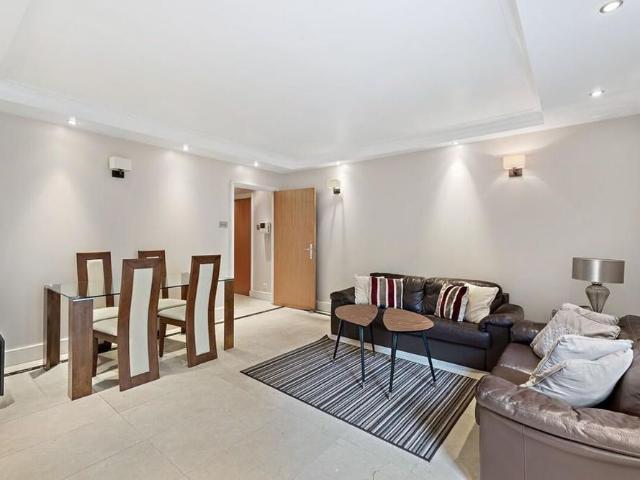 An excellent one bedroom flat situated in the vibrant Marylebone district of London